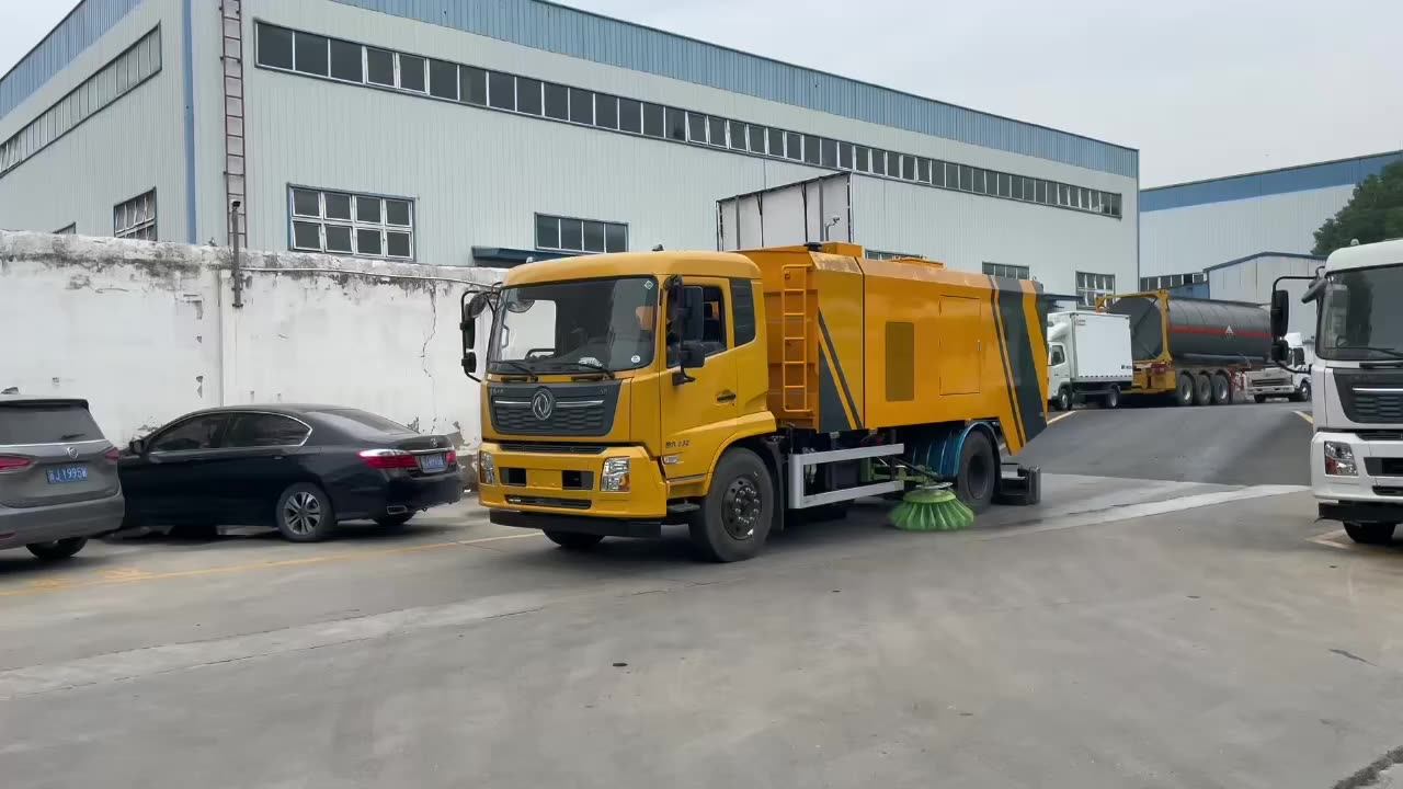 Dongfeng 3,500 Liters Water Tank 7,000 Liters Dust Tank Combine Dry And ...