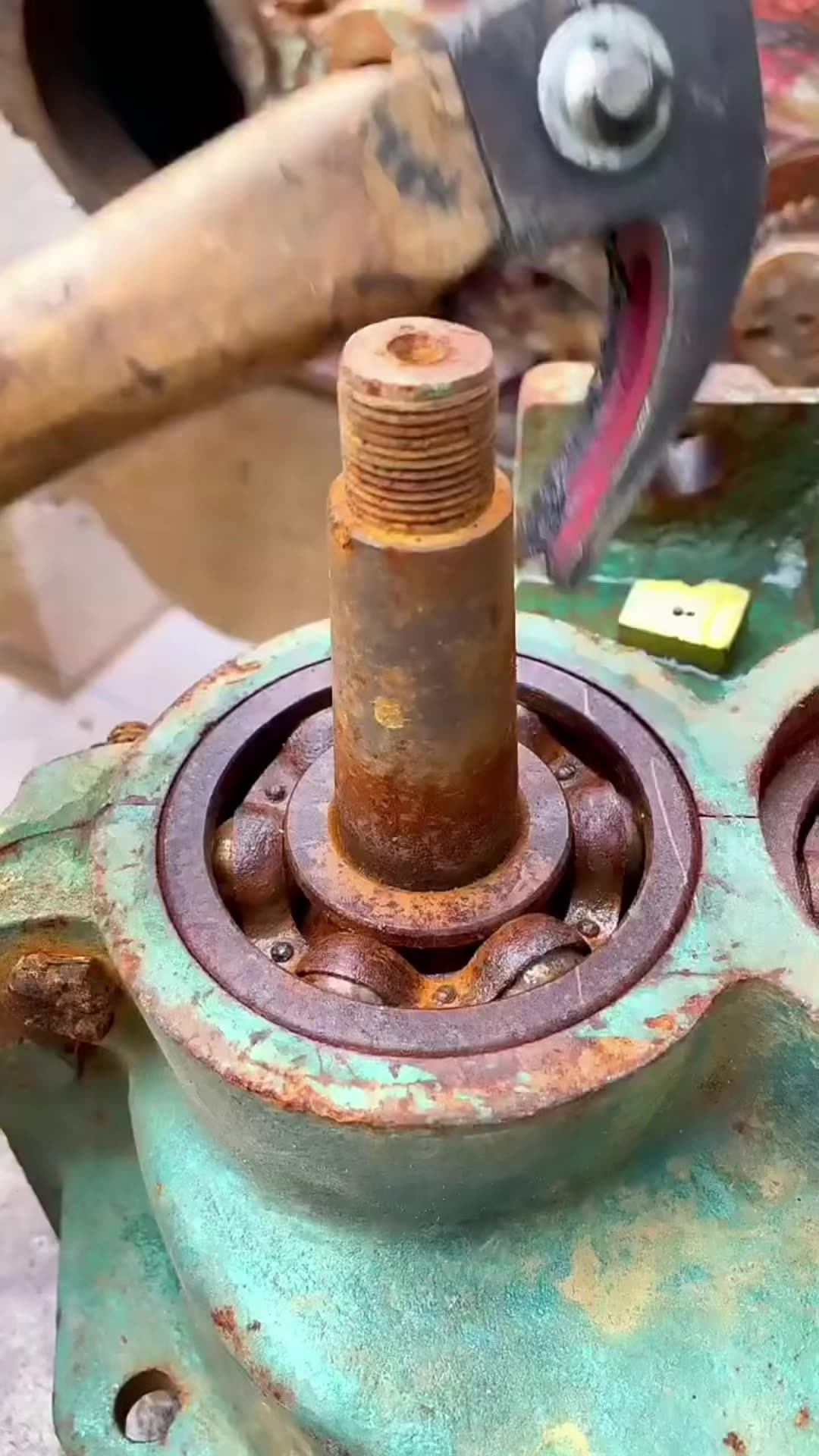 Car Repairing Toolkit Bearing Extractor Removal Tool Three-jaw Puller Inside And Outside Bearing ...