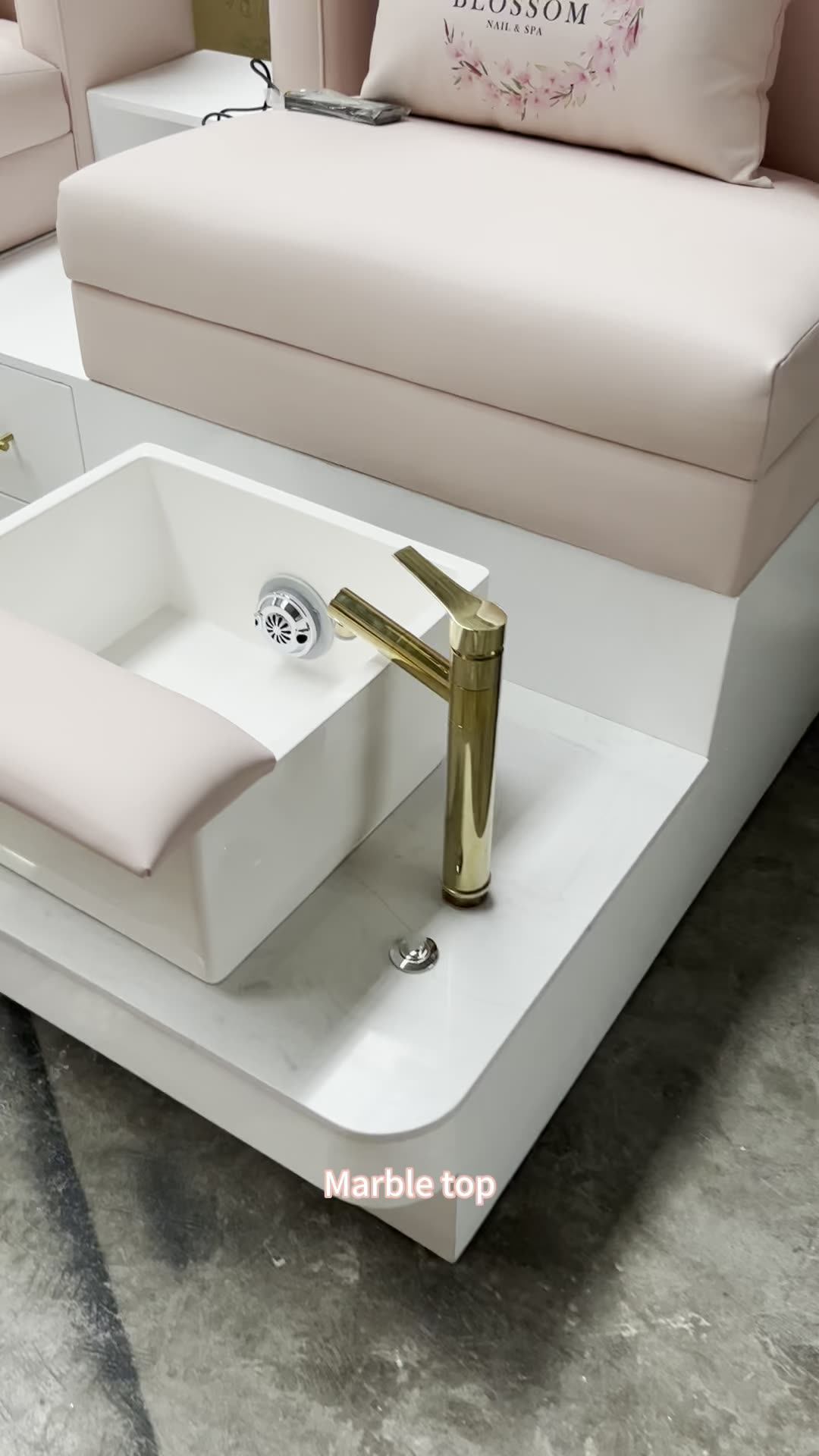 China New Luxury Sofa Chair Small Pedicure Fish Station Pedicure Chair ...