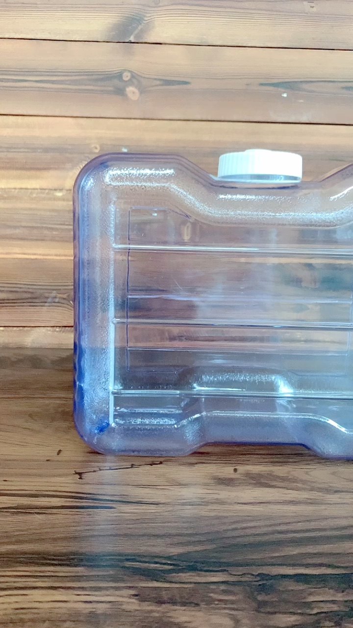 1.1 Gallon Rectangle Plastic Water Containers With Spigot For Outdoor ...