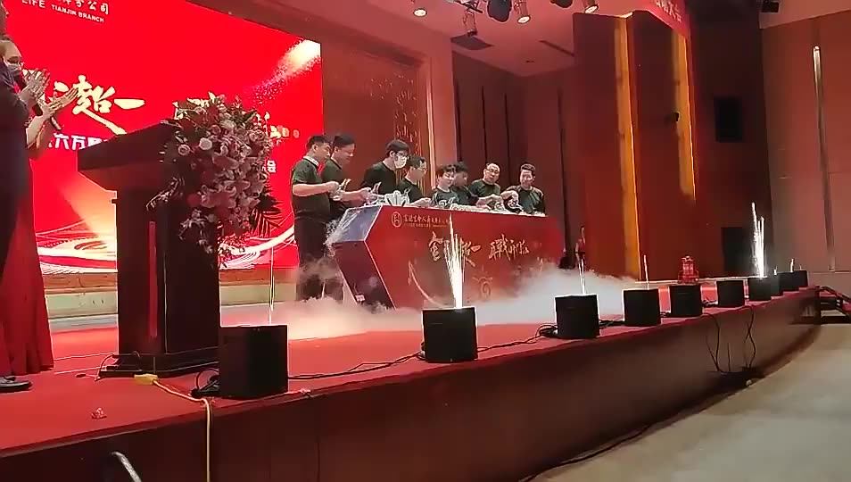 Cold Spark Machine For Wedding And Event Used Cold Fireworks Commercial ...