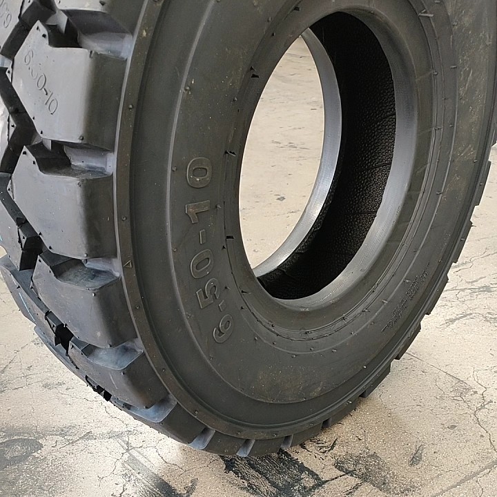 Forklift Industrial Forklift Tires 8.25-15 Tires Durable Wear-resistant ...