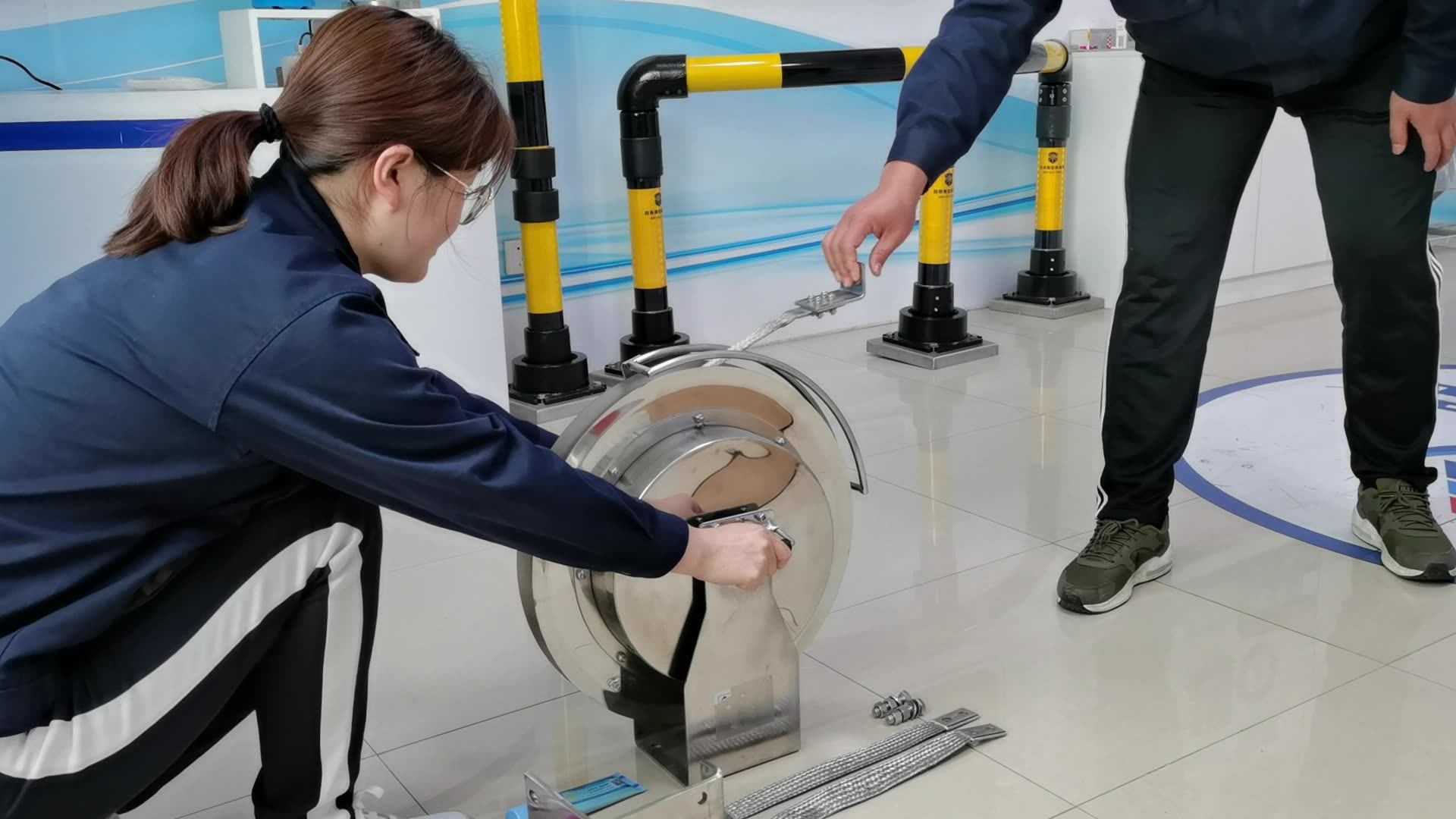 Retractable Grounding Reel Bypass Conductor For Floating Roof Storage ...