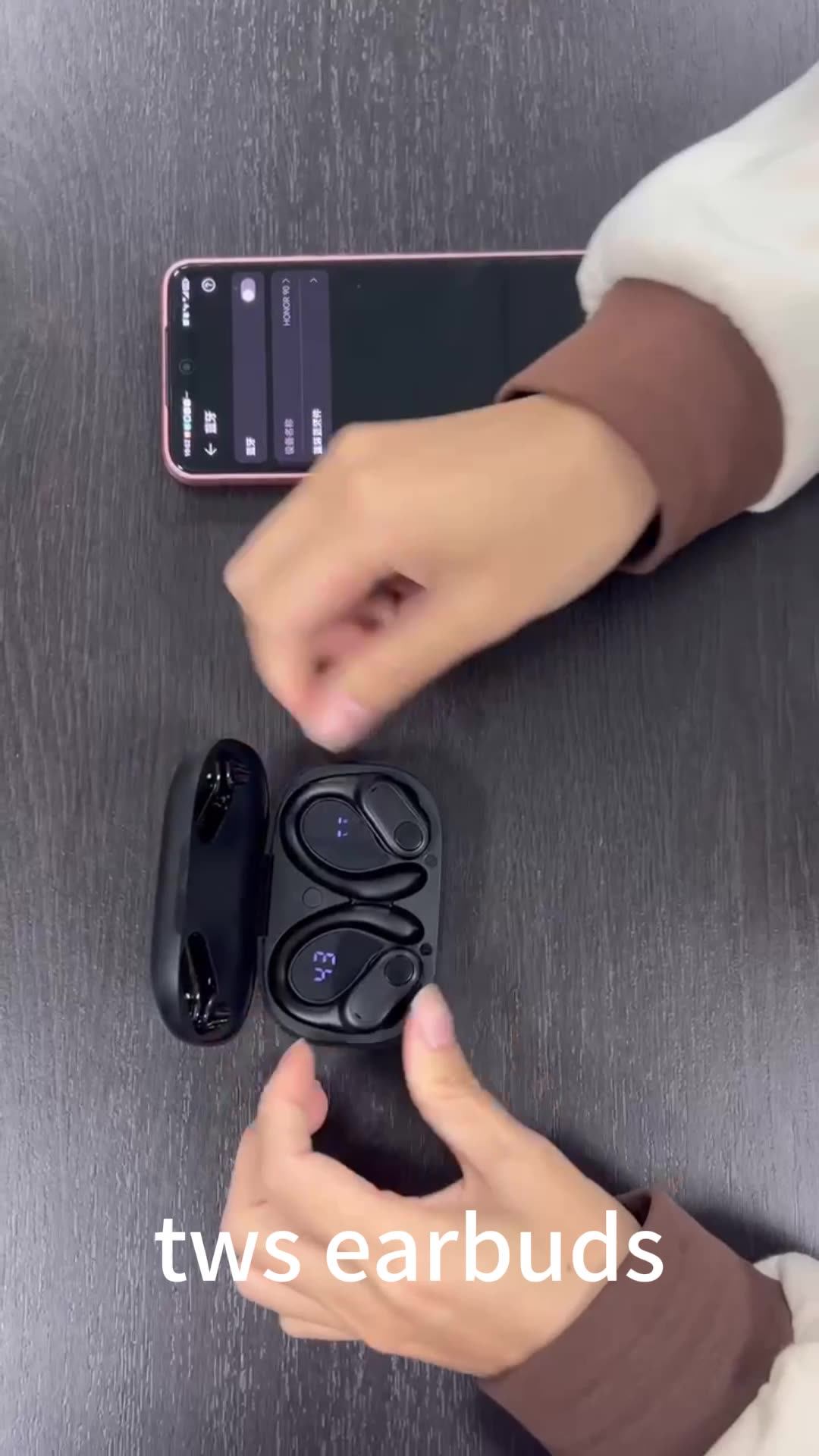 Hot Sales 2024 Wireless Earhook Tws Earbuds Led Display Headphones Bt5 ...