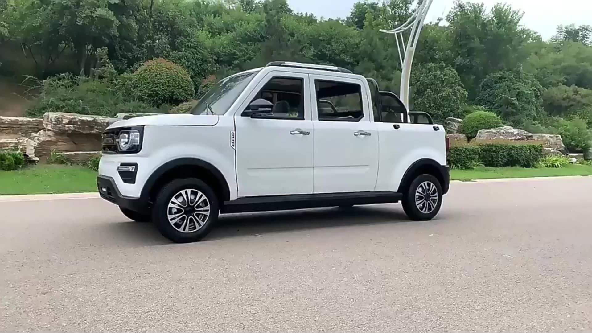 Runtoe 2022 Left / Right Rudder New Energy Power Top Quality Cheap 4 ...