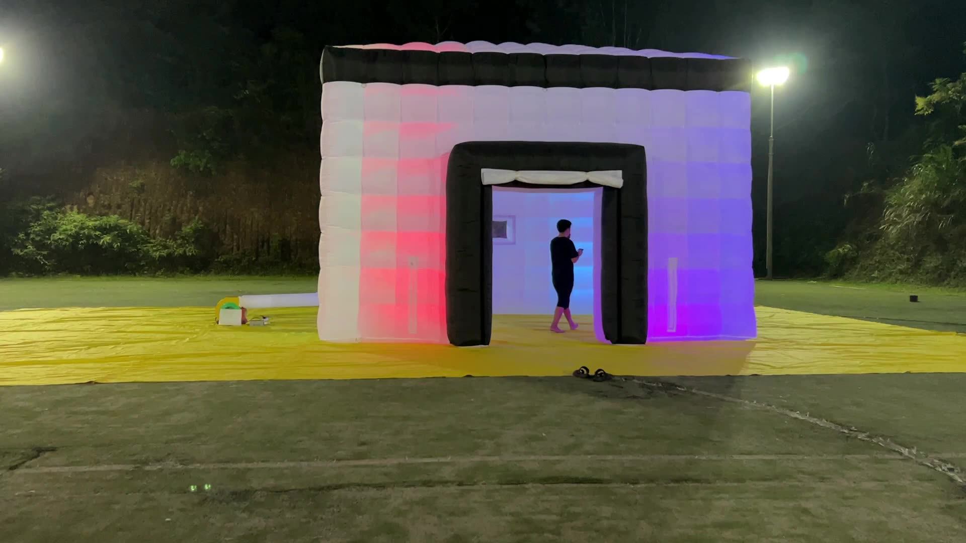 18'x17' Movable White Cube Blow Up Inflatable Night Club For Family ...