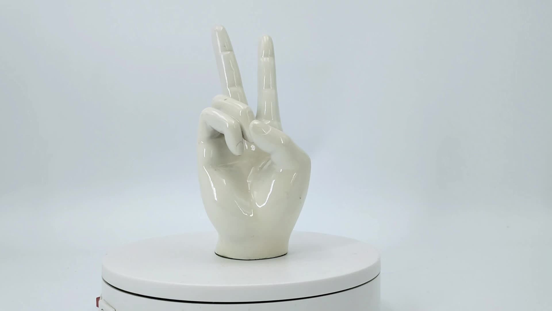 White Victory Pose Statue Hot Sale Resin Home Decoration Sports Model ...