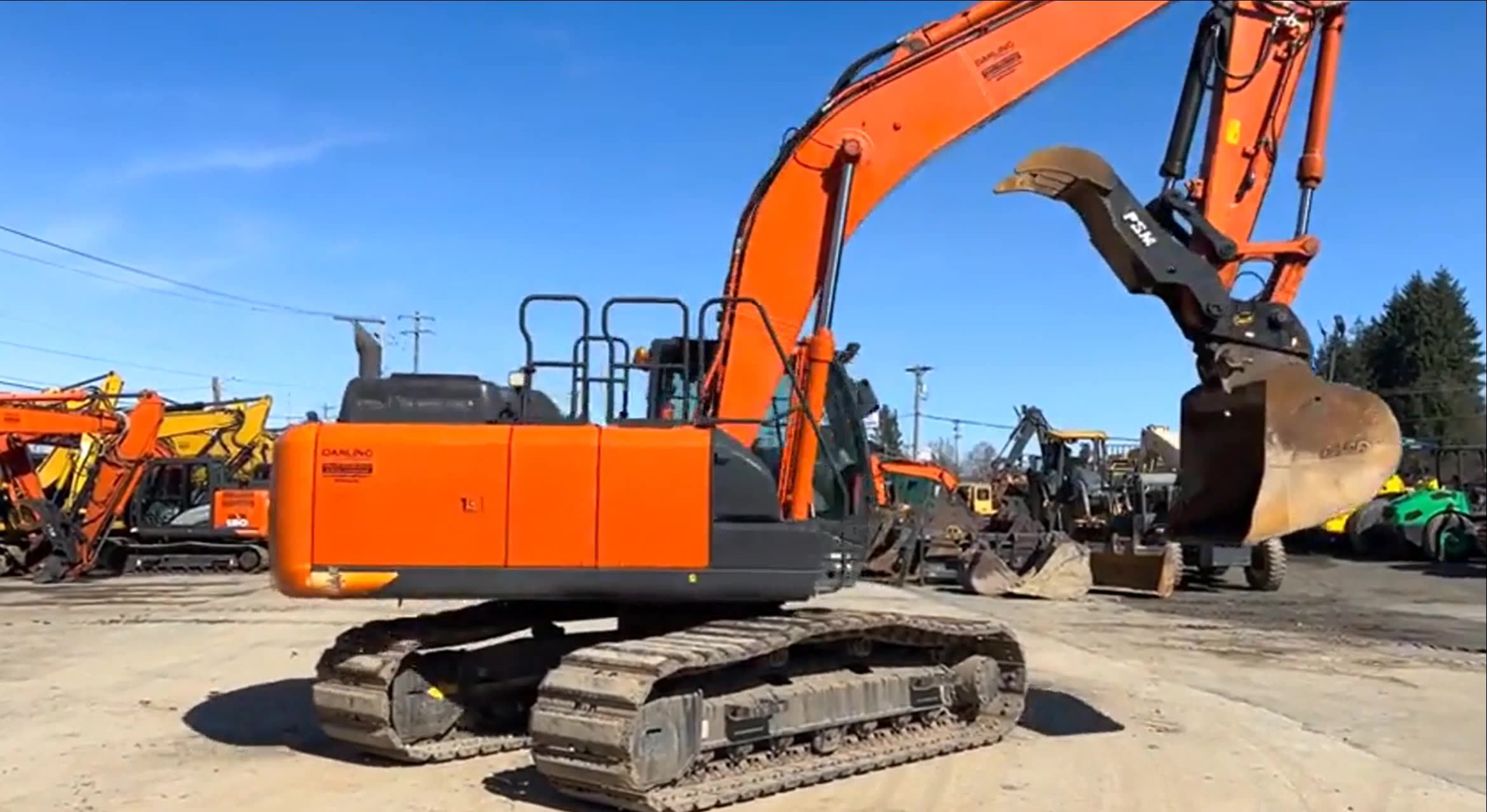 Japan Original Crawler Digger Excavator For Construction Projects 19.4 ...