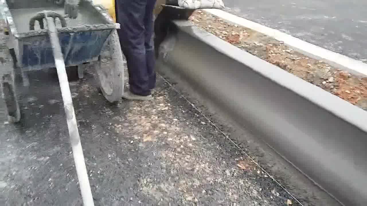 Concrete Paver Machine Concrete Curb Extruder Concrete Curb And Gutter ...