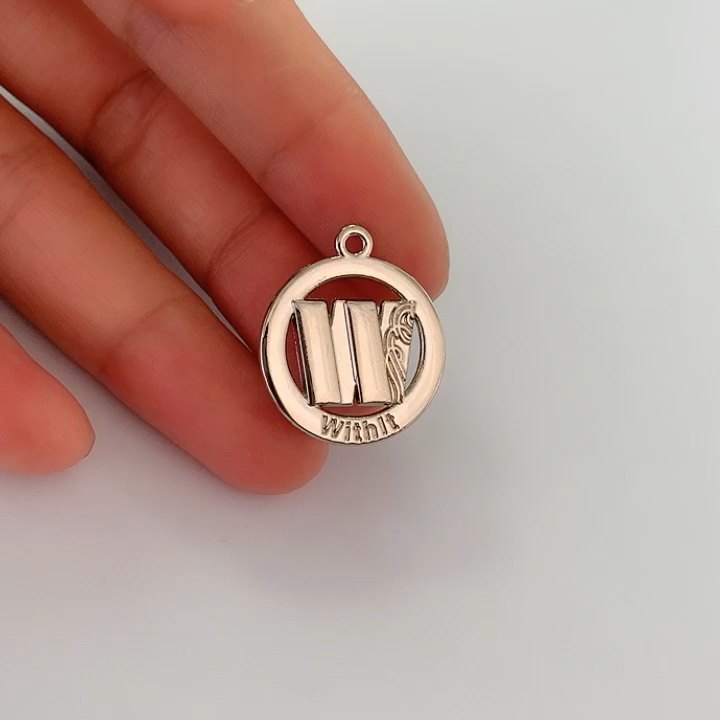 Metal Custom Logo Jewelry Tags Engraveable Round Charm Metal Pendants ...