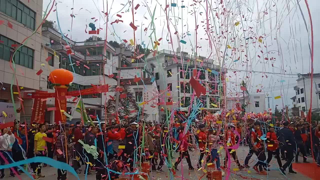 Big Blaster Dmx Co2 Confetti Machine And 15m Spray Height Confetti ...