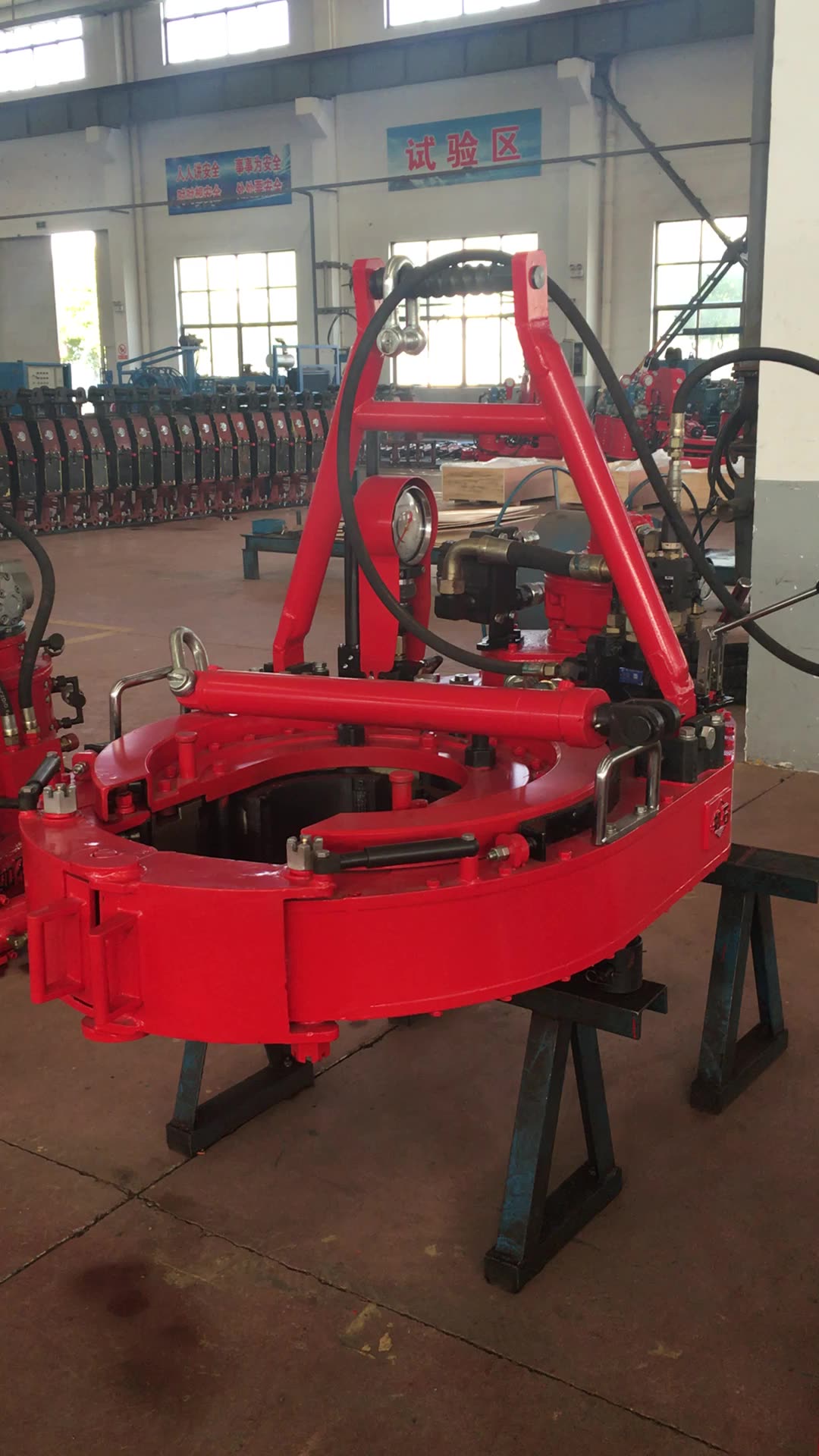 Tiger Rig Brand Stable Oilfield Api-7k Tq340/35y Hydraulic Tq Casing Tongs For Land Drilling Rig ...