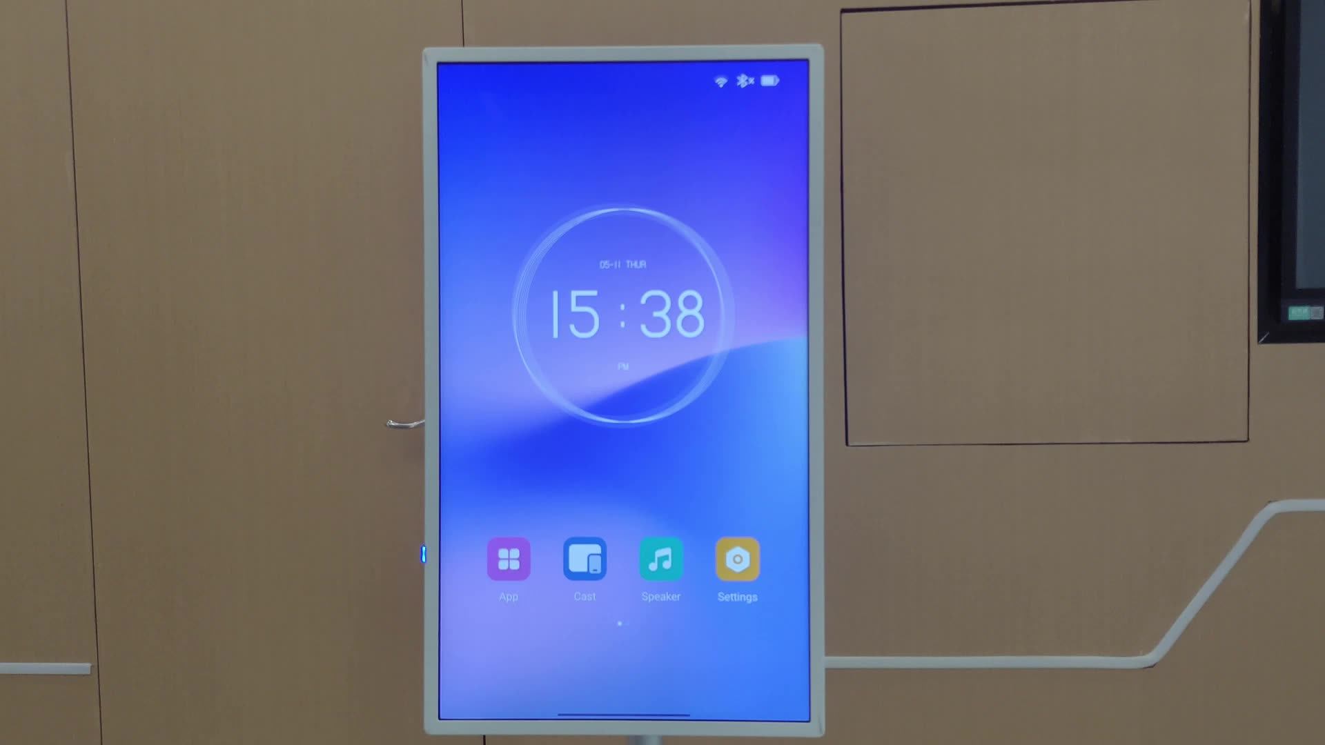 Portable 21.5 32 Inch Moving Smart Touch Screen Monitor Displays ...