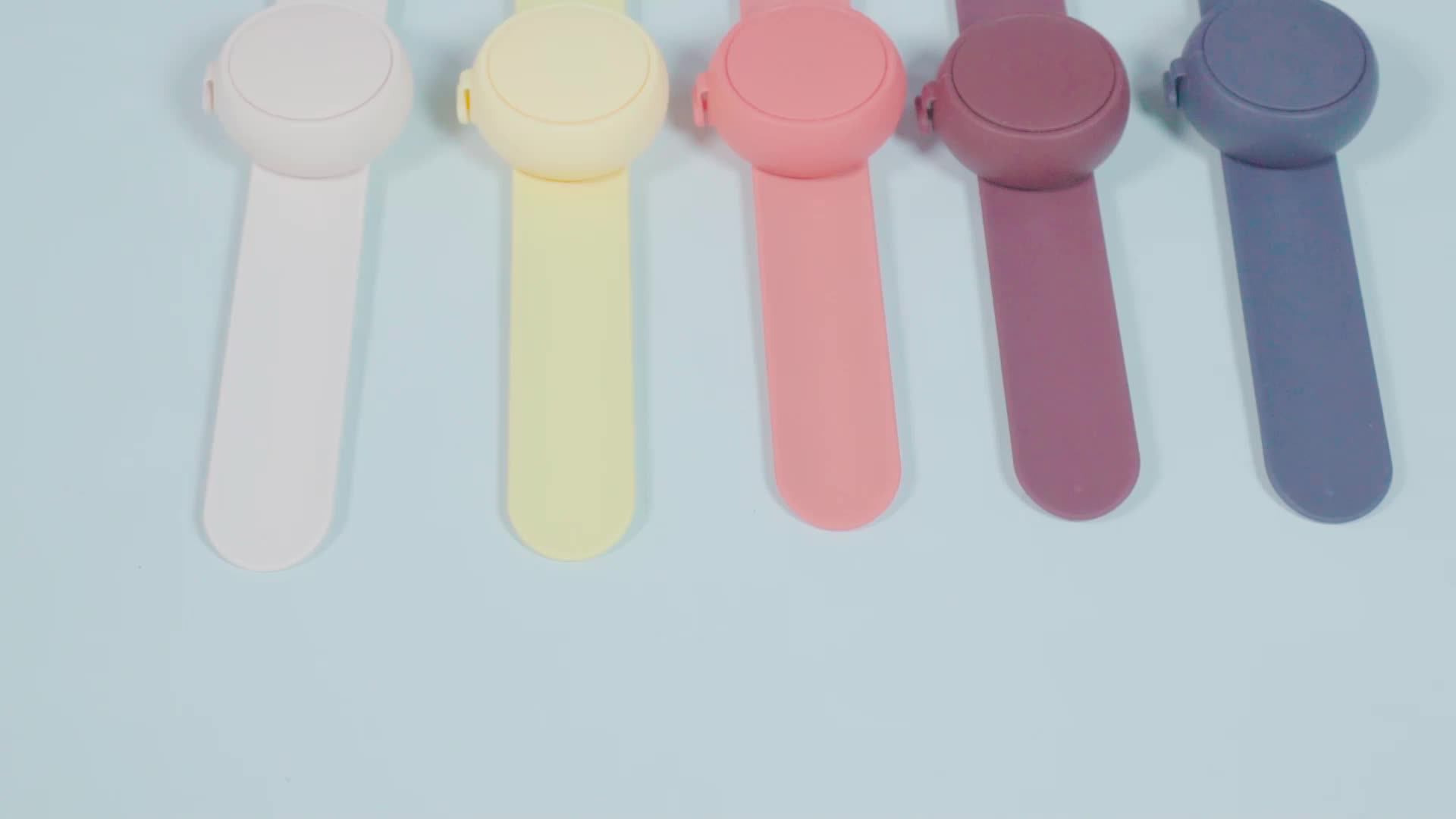 Portable Travel Refillable Wearable Lotion Holder Silicone Hand ...