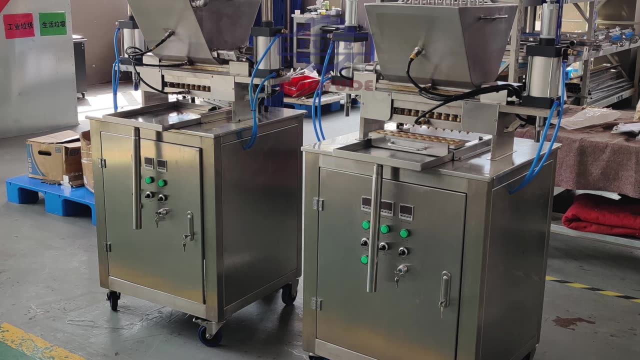 Small Automatic Gummy Bears Candy Processing Machine 100% Natural ...