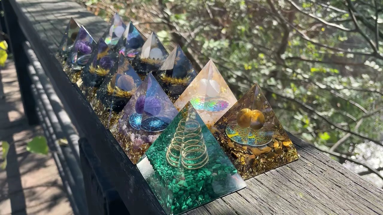 Orgone Pyramid Healing Kit With Tigereye Rose Amethyst Tumble Set ...