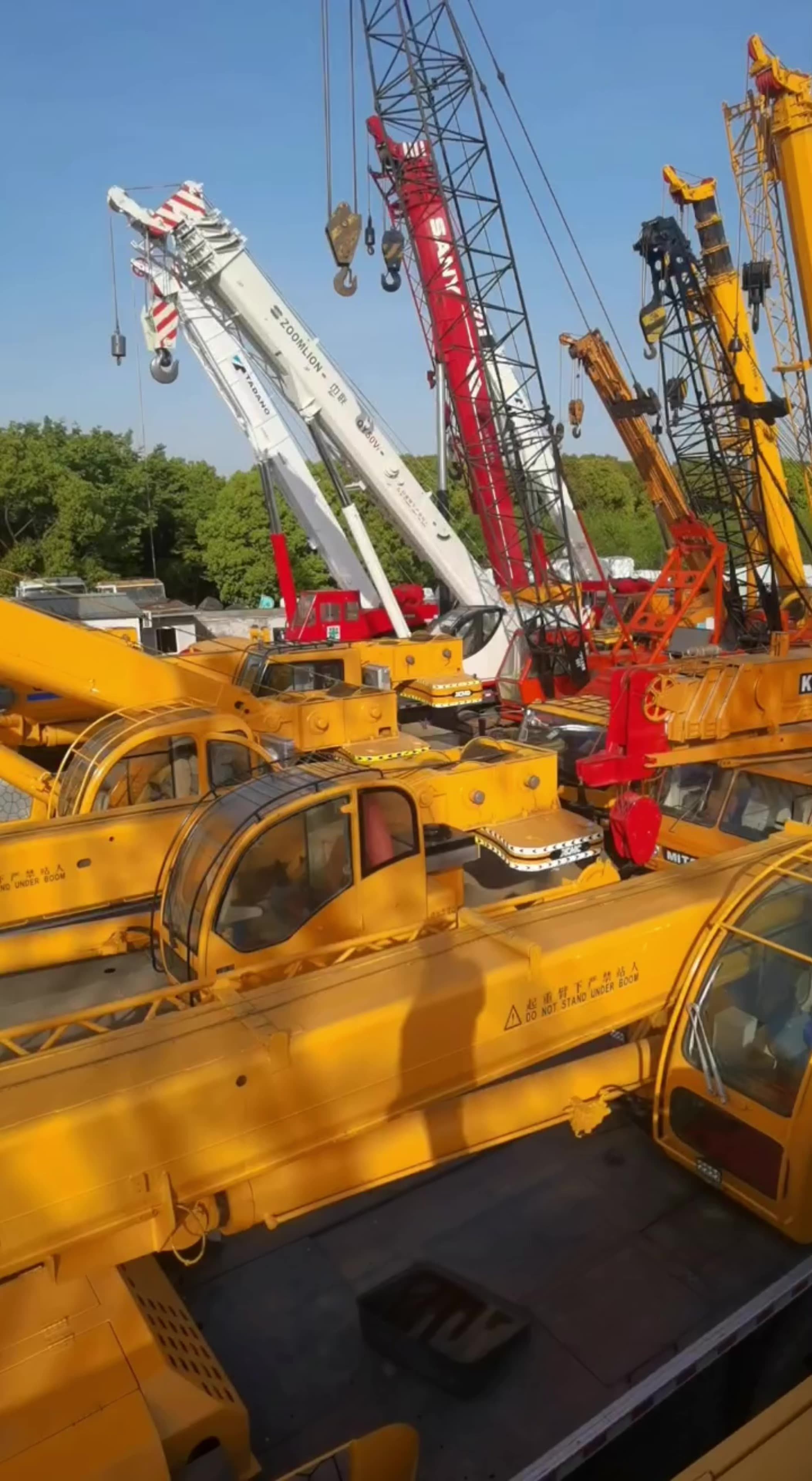 Truck Crane Xct25 With Telescopic Boom For Flexible Reach 25t Truck ...