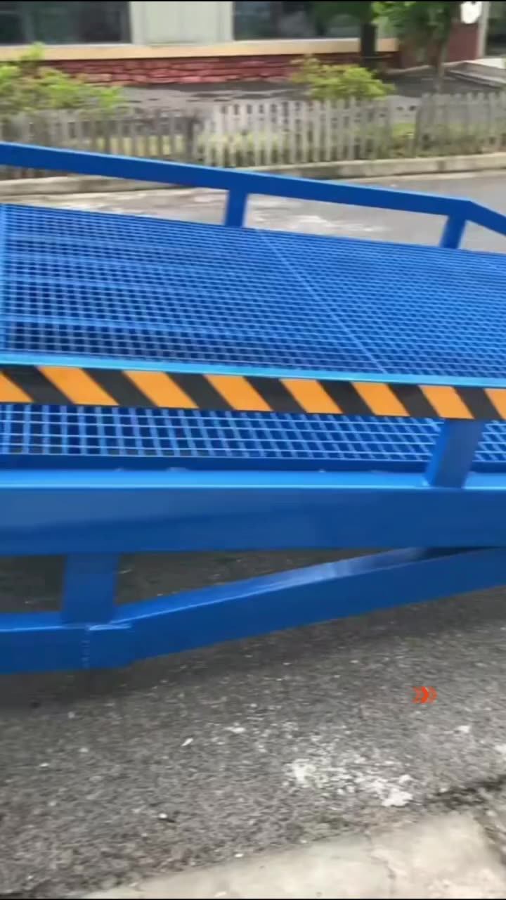 Shipping Container Loading Ramp Telescopic Dock Leveler Heavy 25 Ton ...