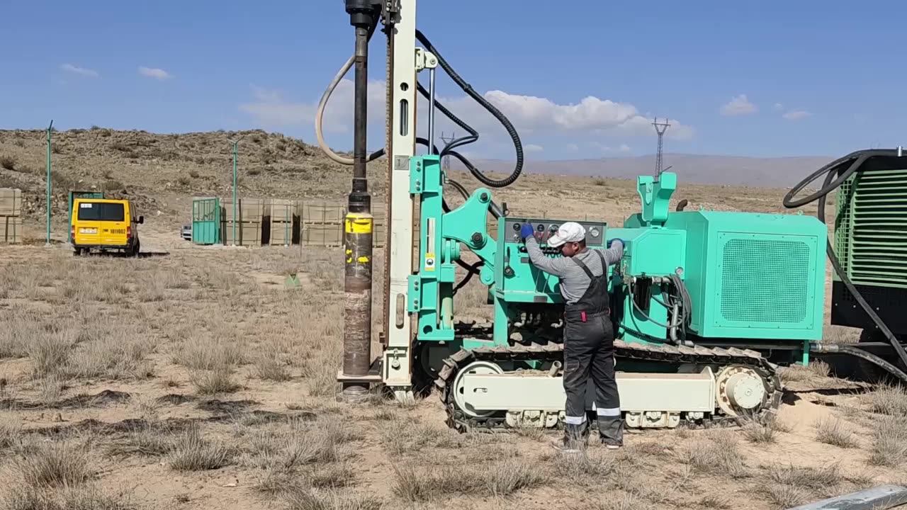 High Quality Hydraulic Borehole Photovoltaic Solar Piling Rig Pile ...