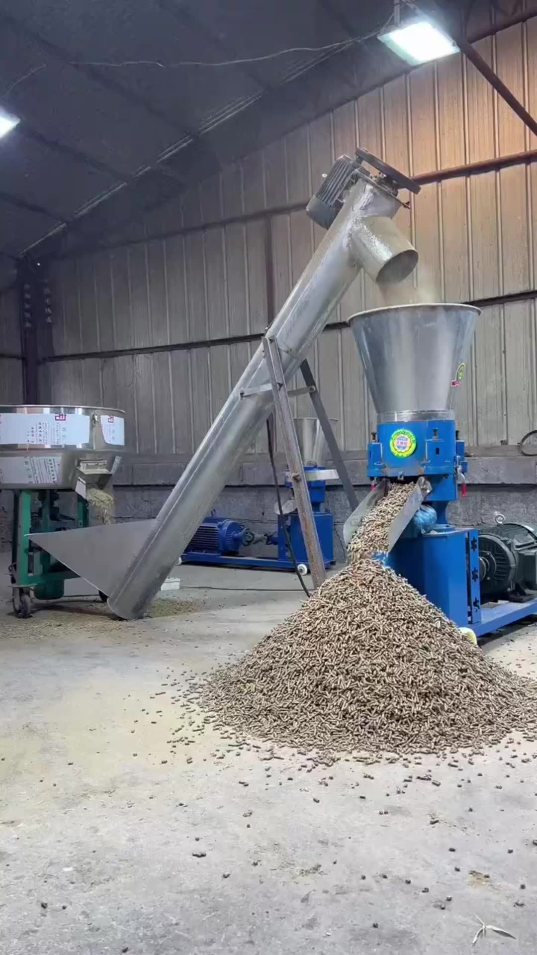 2/3/4 Roller Extruder Pellet Machine Cow Feed Millfeed Convenient And ...