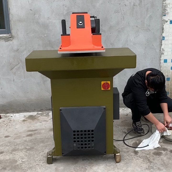 Se20 Atom Used Manual Clicker Cutting Hand Press Machinery For Leather ...