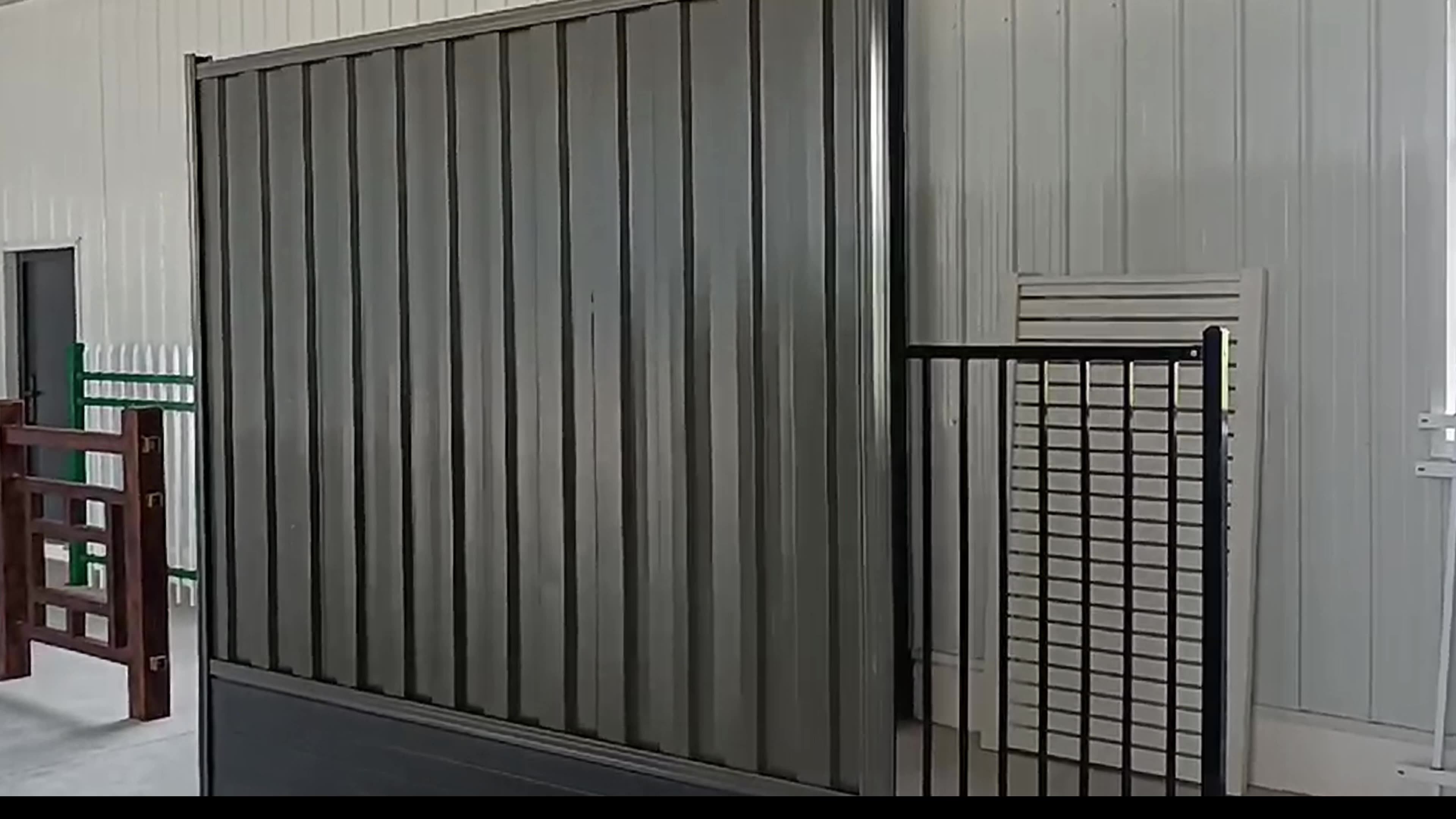 White Solid Corrugated Steel Privacy Fence Colorbond Fence Steel ...