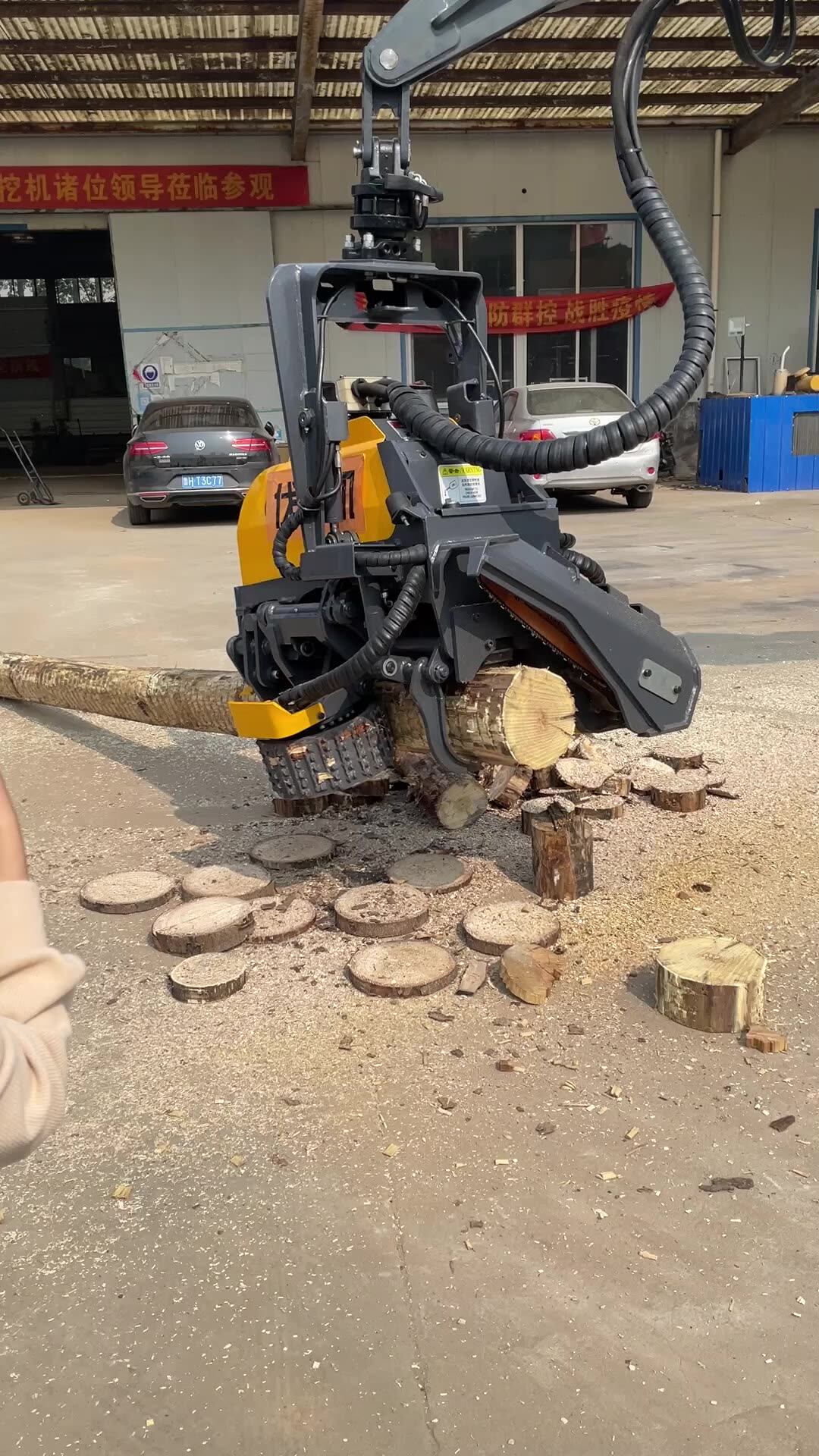 Automatic Logging Hydraulic Forestry Tree Cutting Machine Log Excavator ...