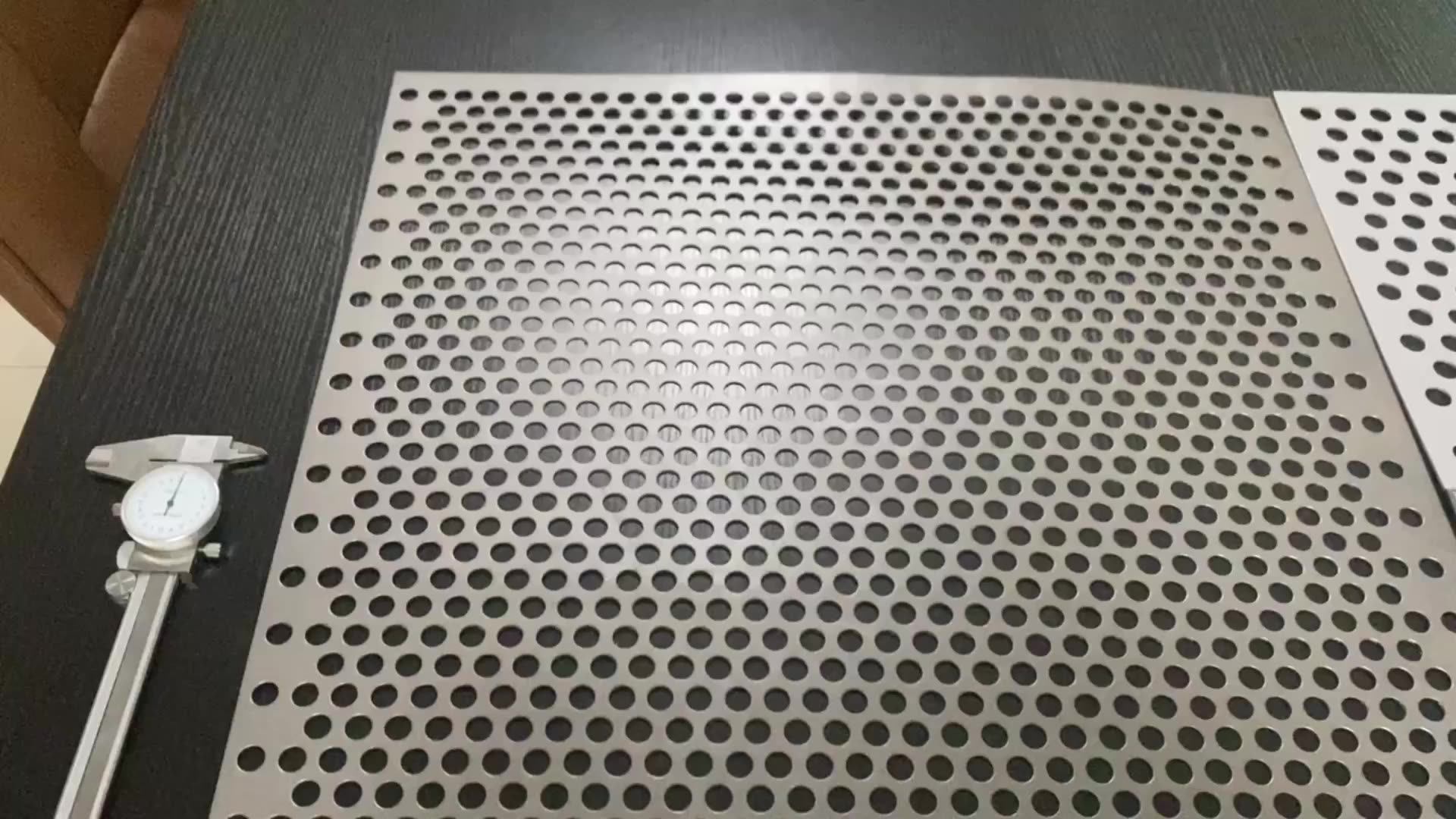 1mm Thick Aluminium Round Hole Perforated Metal Mesh Sheet Steel Wire ...