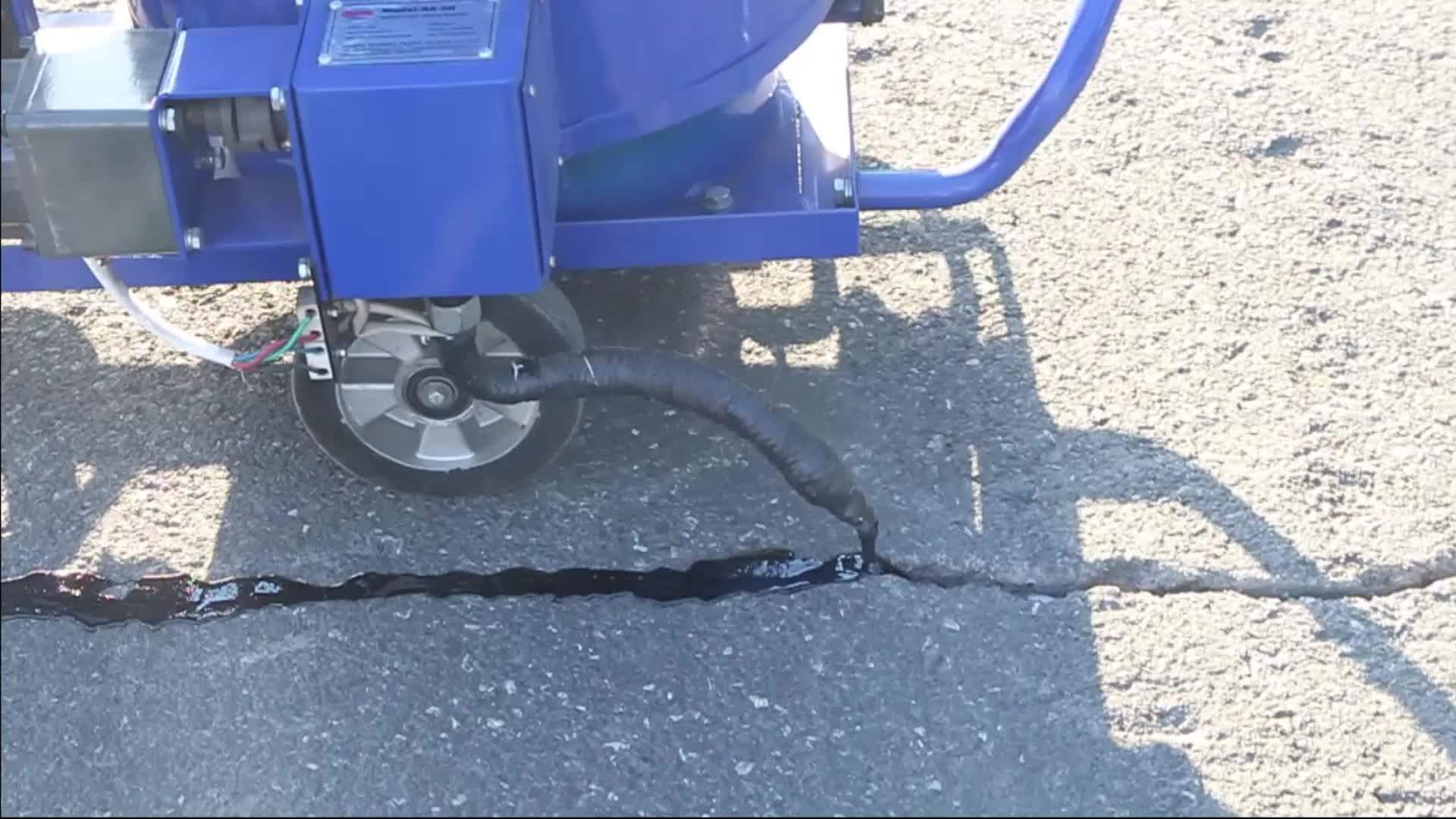 Asphalt Pavement Crack Sealing Machine Portable Self Propelled Road ...