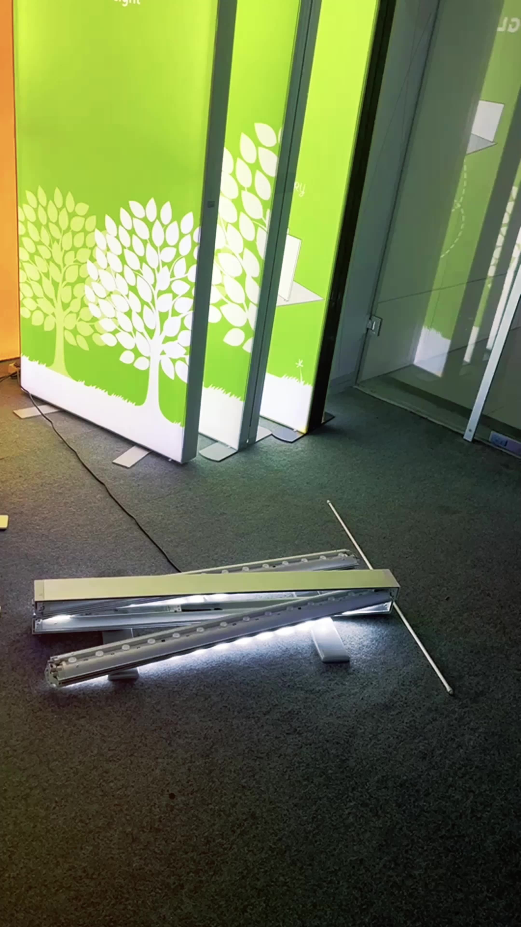 Lintel Agent Wanted 10s Assembly Foldable Light Box Trade Show Booth ...