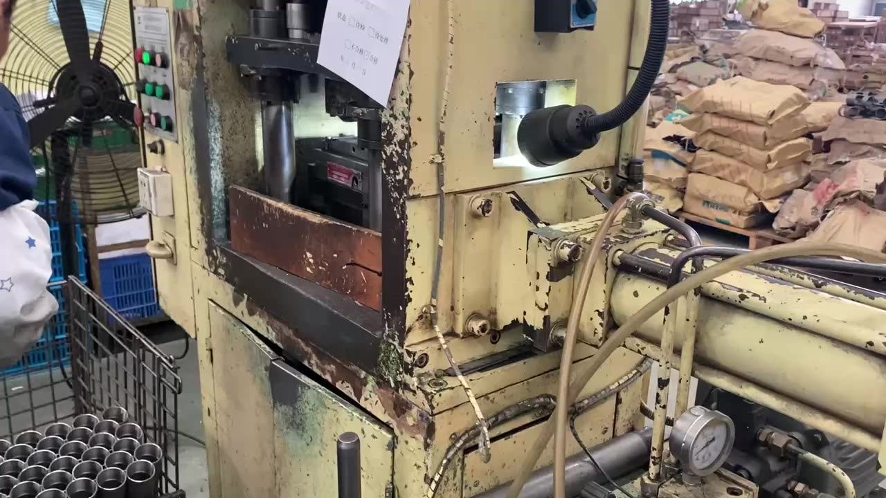 Shock Absorber For Jaguar Xf 2009-2016 C2z16699 C2z26736 C2z5526 ...