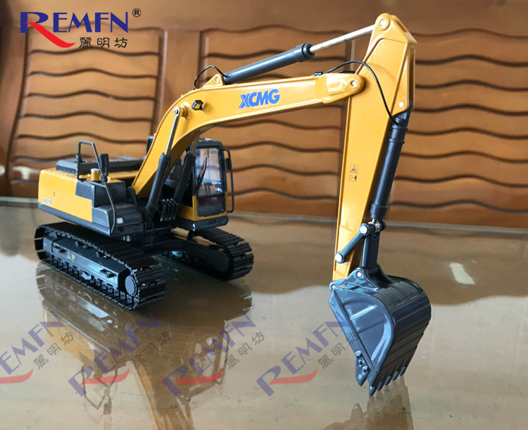 正品原包 1:35 徐工XCMG XE215D 可开门挖土挖掘机合金工程车模型-阿里巴巴
