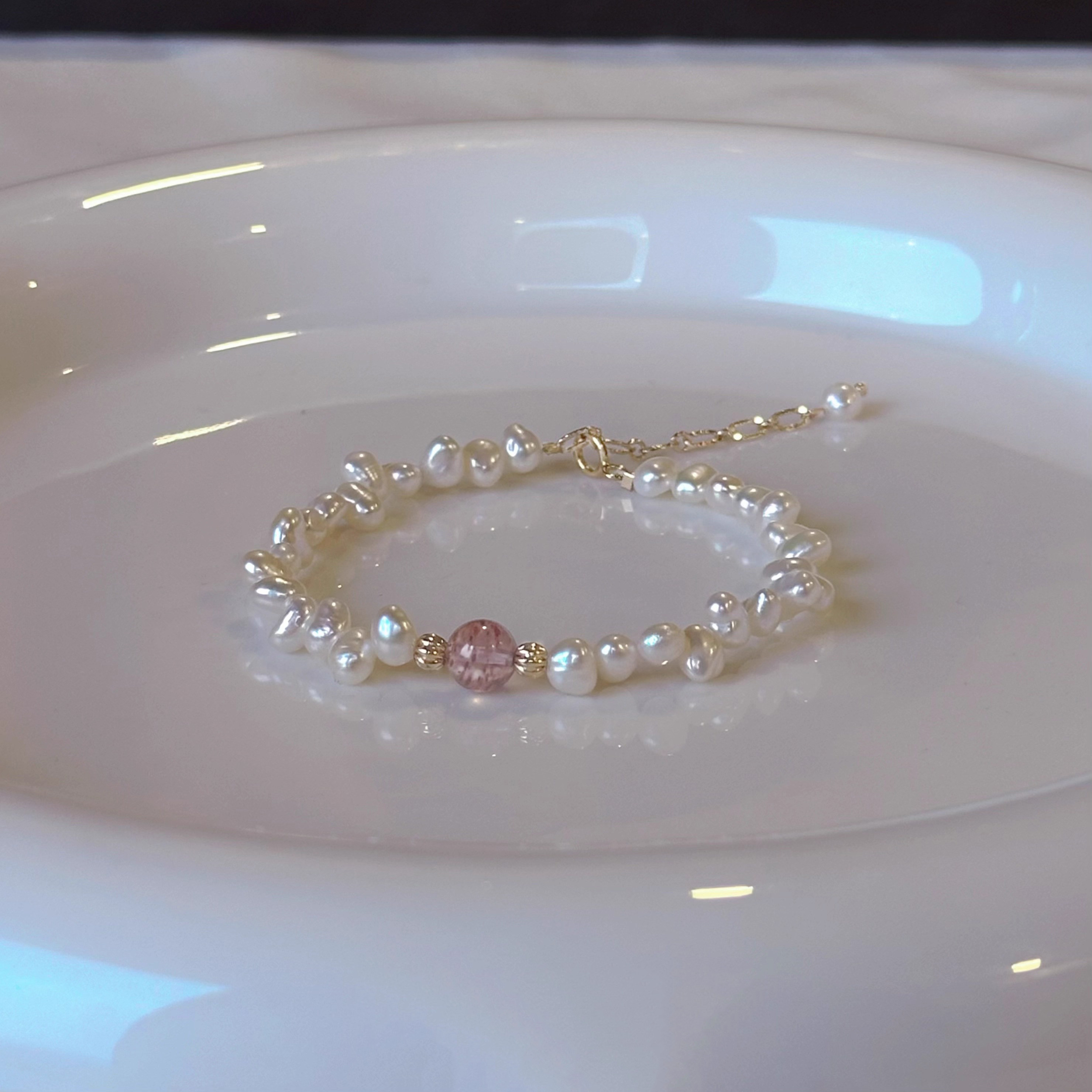 法式浪漫来袭！Classy key天然草莓晶珍珠手链，让你瞬间提升时尚感！-领针-淘宝好物网