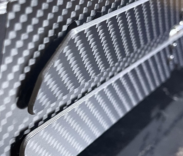 Lukos迷你手提22英寸便携台式电脑4090大屏键鼠ITX主机箱核弹箱-企业官网