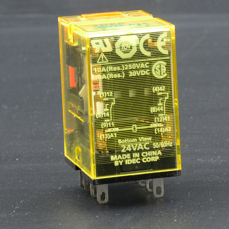 Izumi IDEC compact relay RU2S-A110 A24 D12 D110 RU2S-C-D24 10A 8 feet