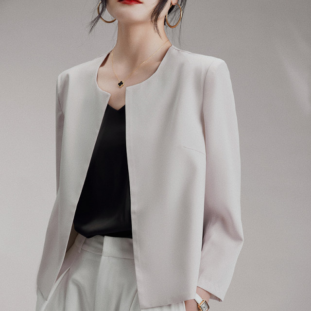 The same high-end customized high-end round-neck suit jacket of a ...