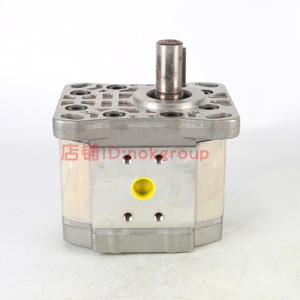 French HPI hydraulic motor M3CBN3025HL20C04N C5078780 of the hydraulic ...