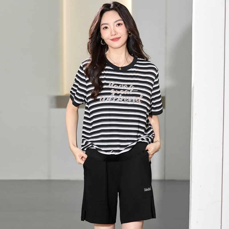 大尺碼女裝胖mm時尚洋派條紋T恤衫200斤胖妹妹夏裝寬鬆顯瘦休閒上衣-Taobao