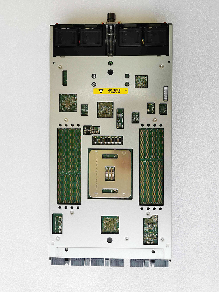 110-201-014B-02 110-201-011B-02 EMC VNX7600 2.2GHZ 64G Controller - kkomputertech