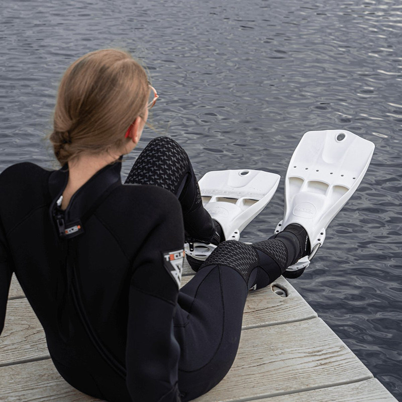 TECLINE LIGHT JET FIN：轻量潜水新体验，探索深海的秘密武器！-脚蹼-淘宝百科网