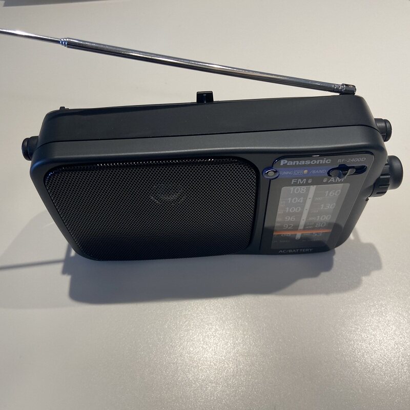 日本Panasonic/鬆下RF-2400D可攜式AM/FM兩波段老人復古調諧收音機