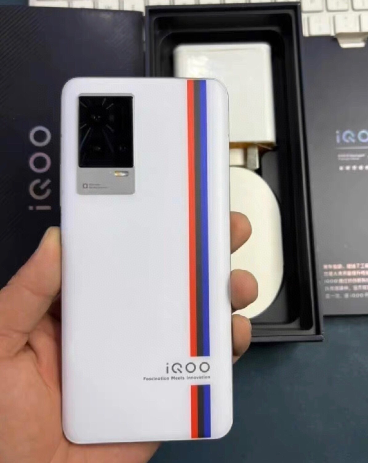vivo iqoo8，12+256全网通原装二手手机