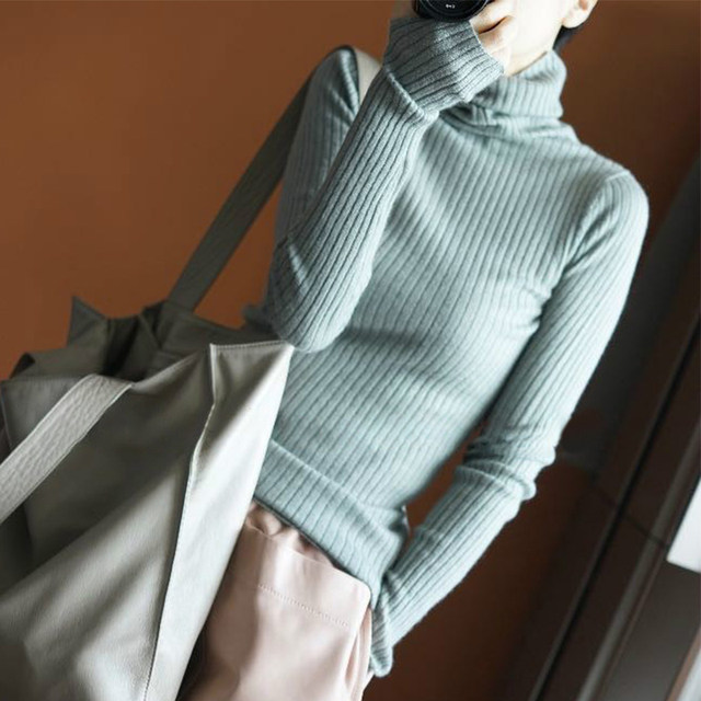 The upper body feels so charming. High-neck pit cashmere sweater for ...
