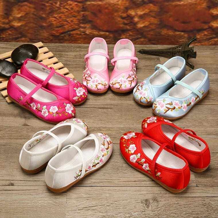 🌸 Children's ethnic embroidered shoes Wear it to show a different kind ...