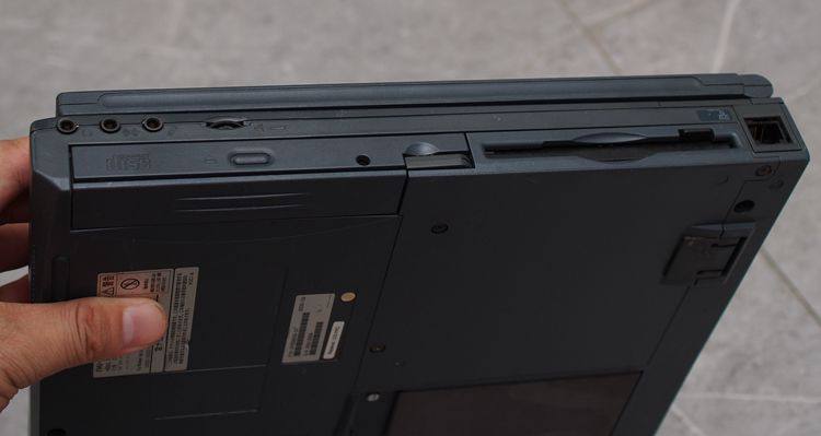 HIFIDIY论坛-古董笔记本电脑：IBM ThinkPad 560、IBM ThinkPad R30、富士通 FMV-650 NU7C/L ...