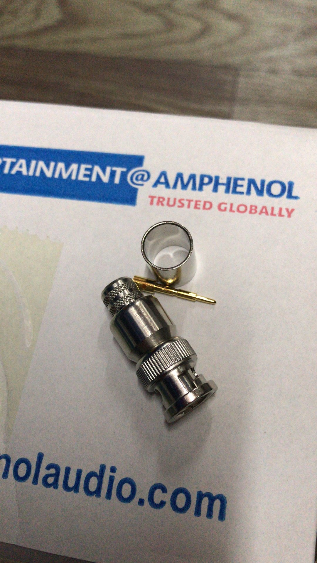 安費諾B1121B6-NT3G-9913-50配套百通BELDEN 9913線50歐BNC頭