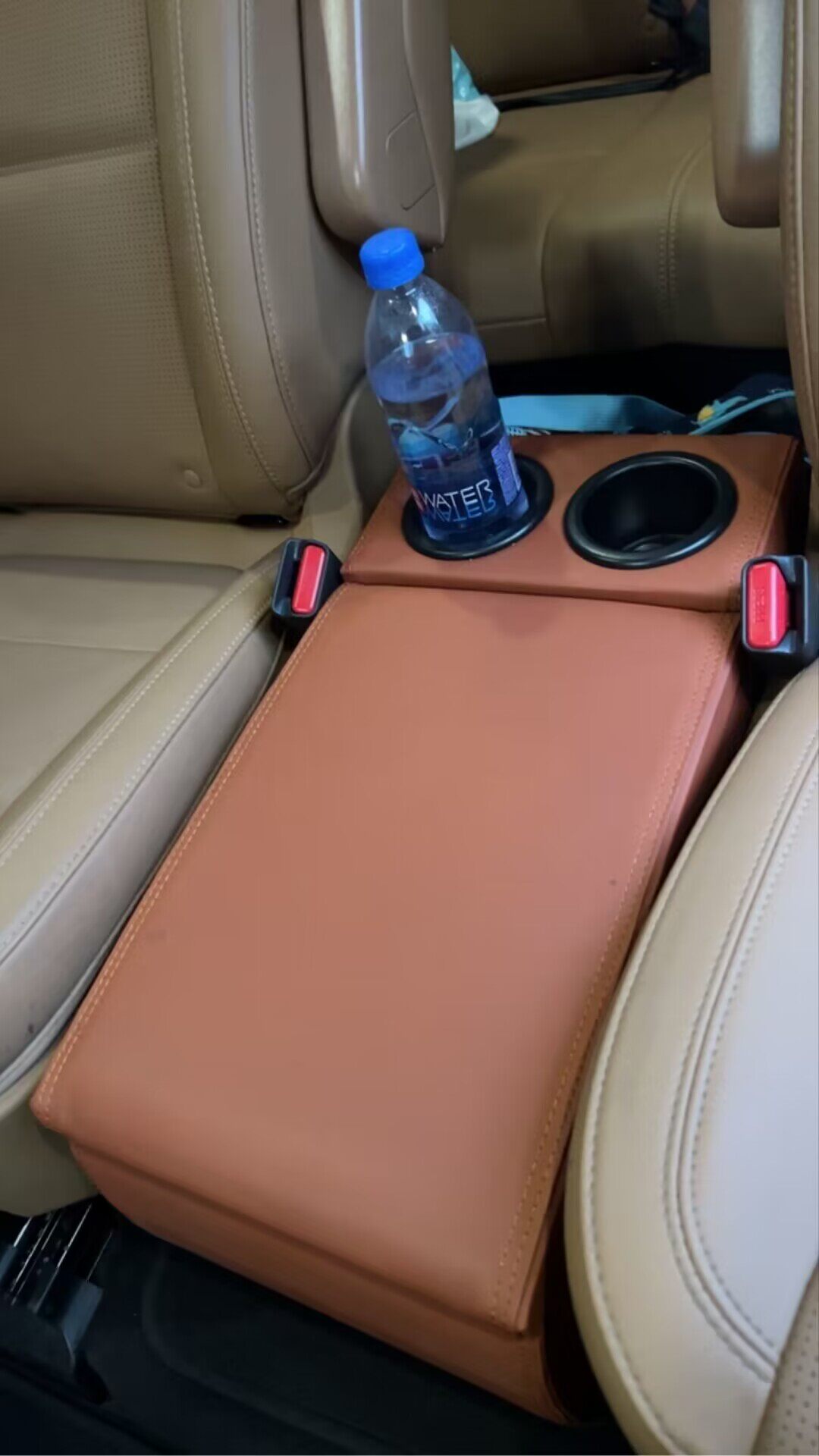 理想ONE L8 L9二排扶手箱大揭秘！🚗💨 改装必备神器，让车内空间更灵活！🌟-扶手箱-淘宝百科网