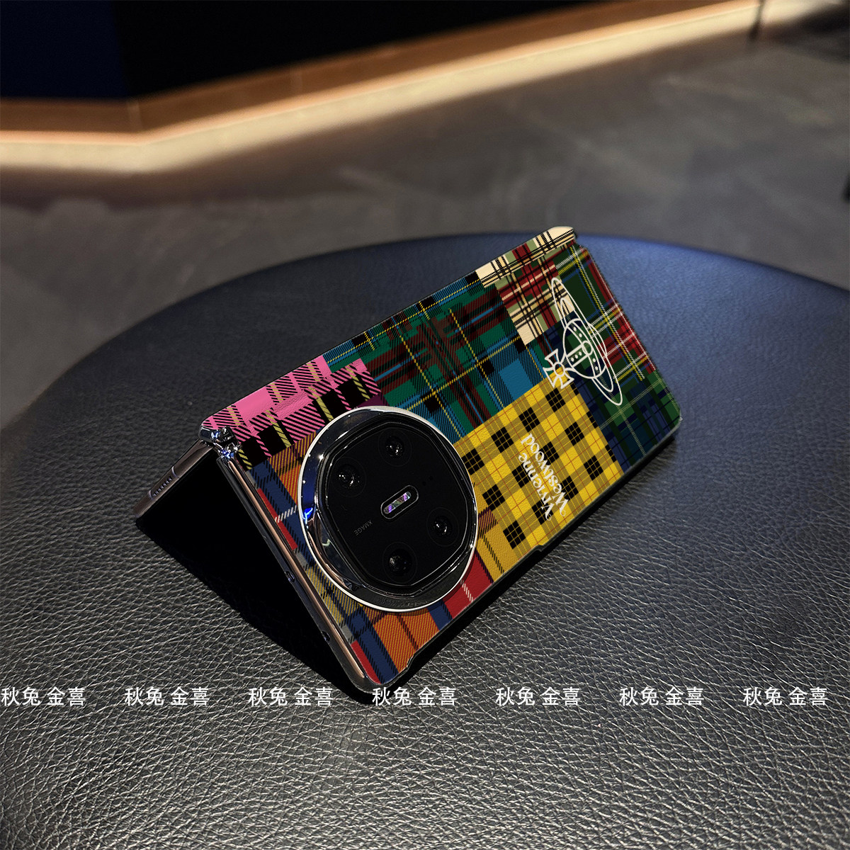 当折叠屏遇见格纹西太后：一只手机壳里的温柔抵抗_手机_淘宝数码网