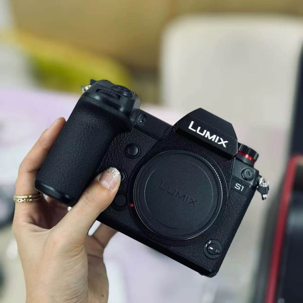 松下S1/S1R/S1H：超高像素全画幅无反相机，摄影达人的新宠儿！-专业数码单反-淘宝好物网