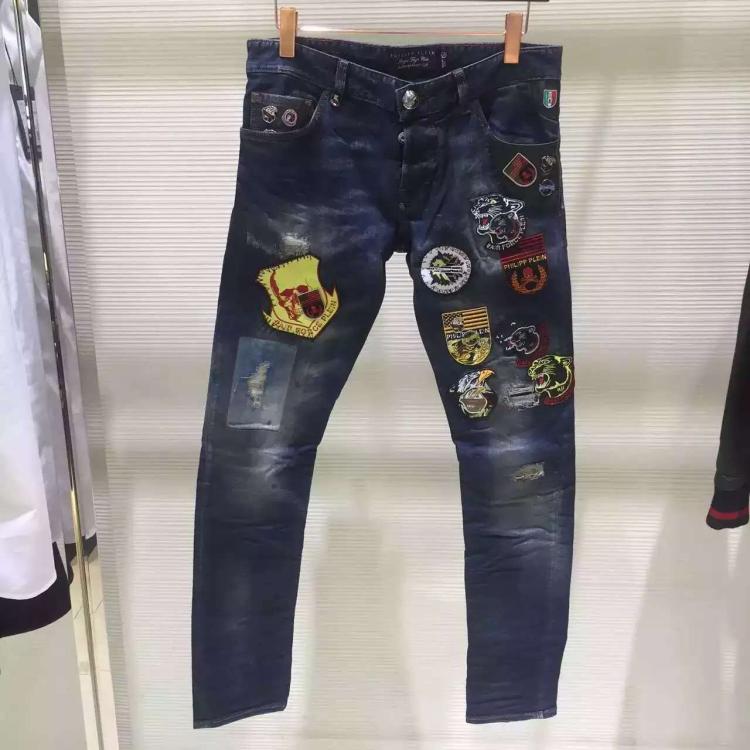 Купить Джинсы мужские 正品现货 philipp plein 16秋冬新款男士徽章补丁休闲牛仔裤 в интернет ...